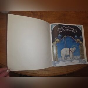 Scholastic | Other | Whos That Knocking On Christmas Eve Childrens Pb ...